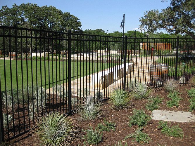 Majestic Rackable Welded Steel Fence